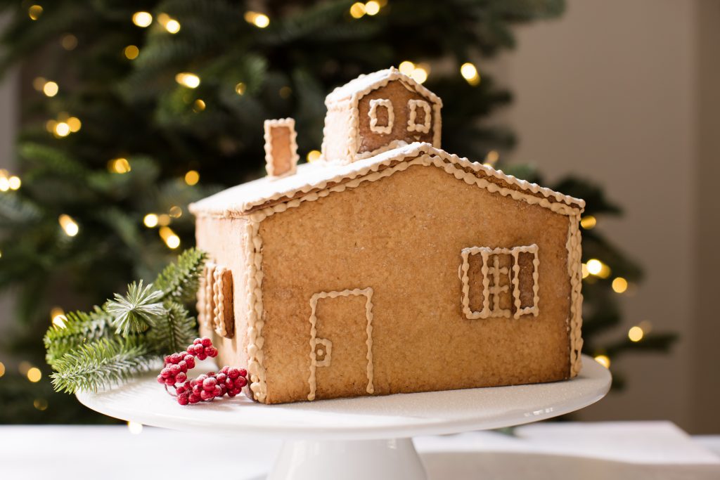 Gingerbread Maple Sugar Shack - Maple from Canada